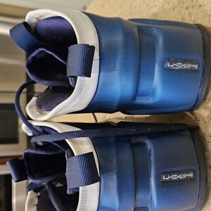Nike | Shoes | Nike White And Blue Athletic Shoes With Streamlined ...